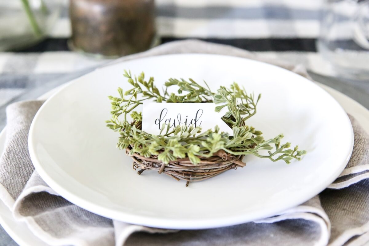 Three Spring Tablescape Place Card Ideas | Little Glass Jar