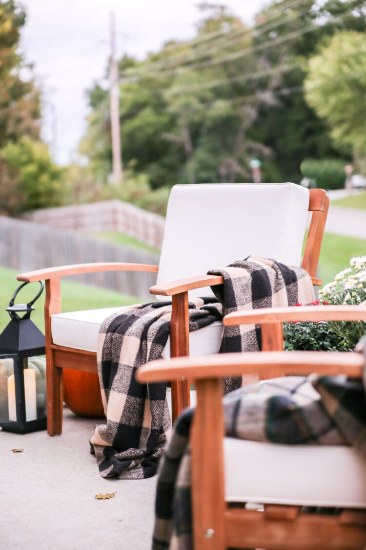 How to Create a Cozy Fall Patio | Little Glass Jar