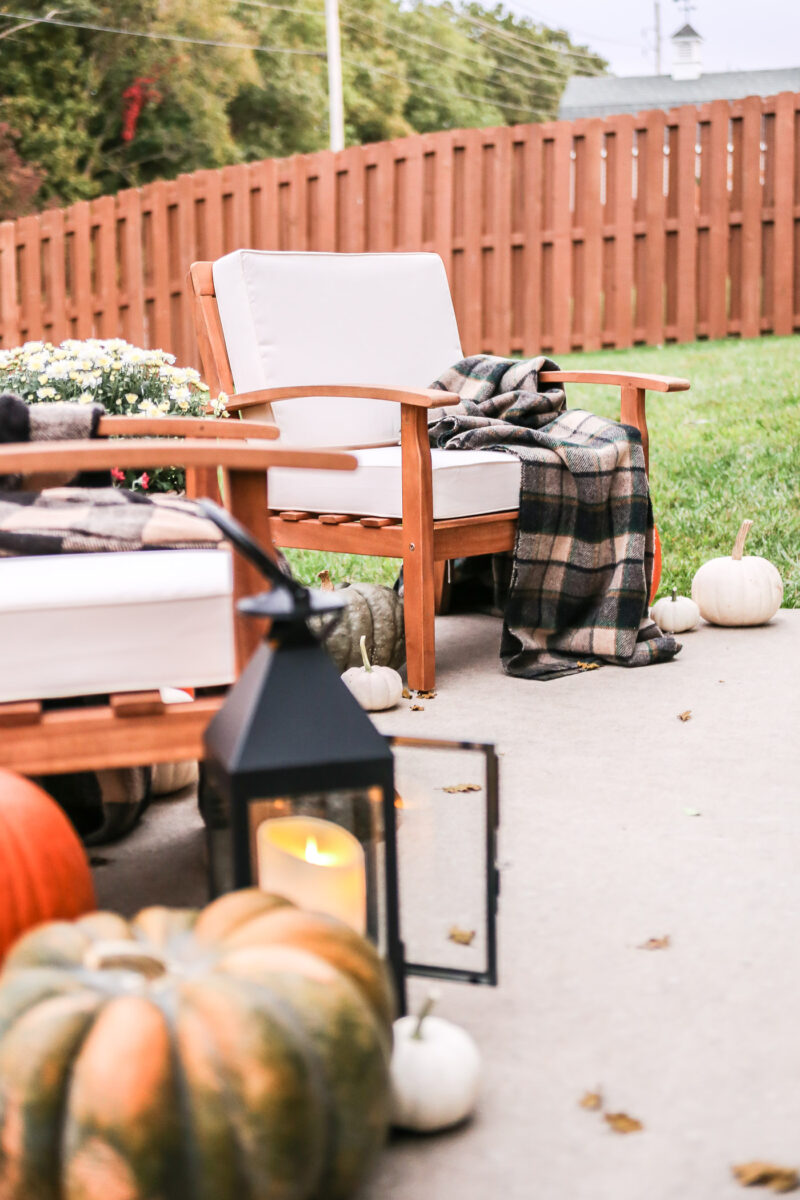 How to Create a Cozy Fall Patio | Little Glass Jar