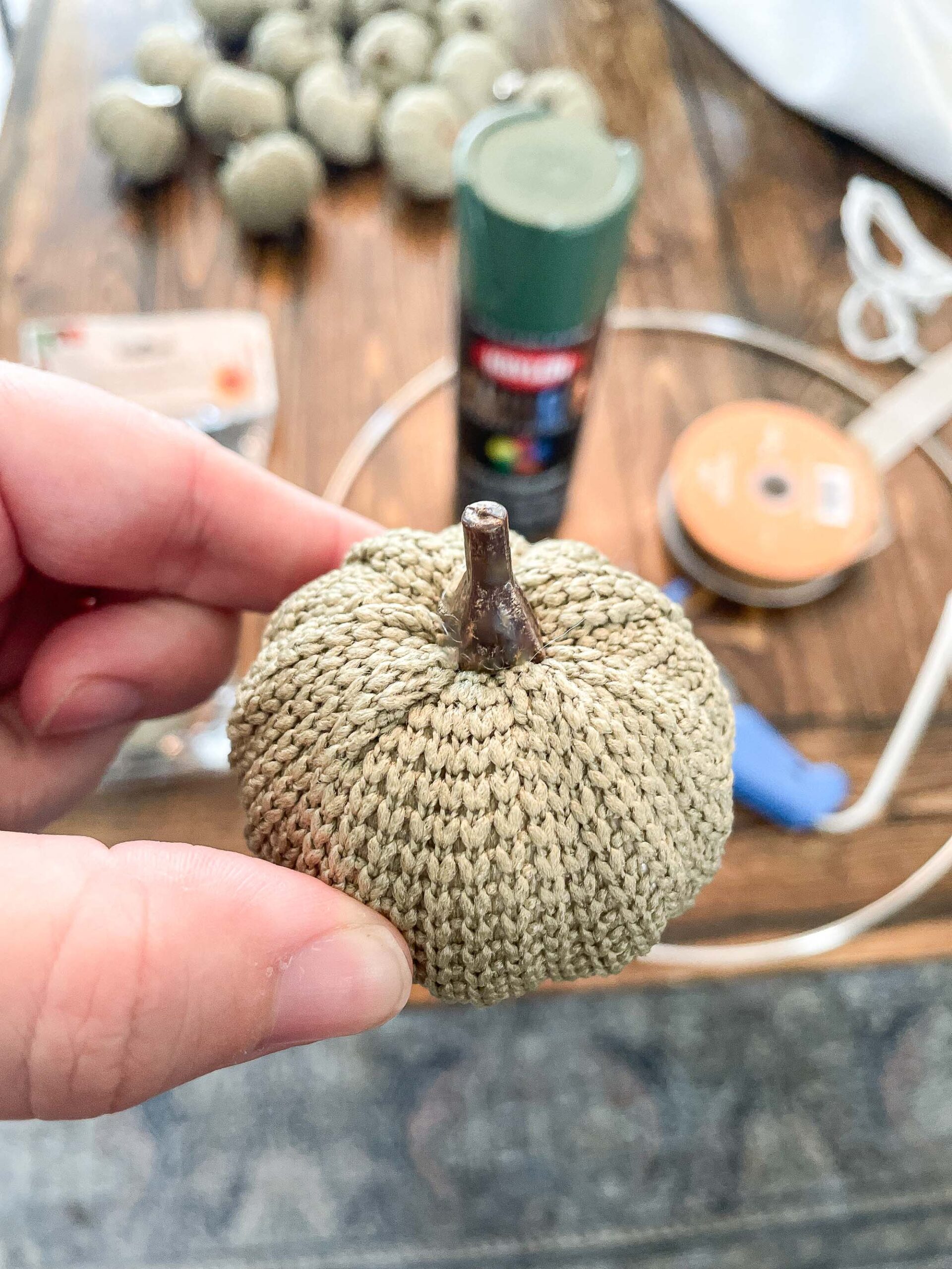 DIY Simple Fall Pumpkin Wreath | Little Glass Jar