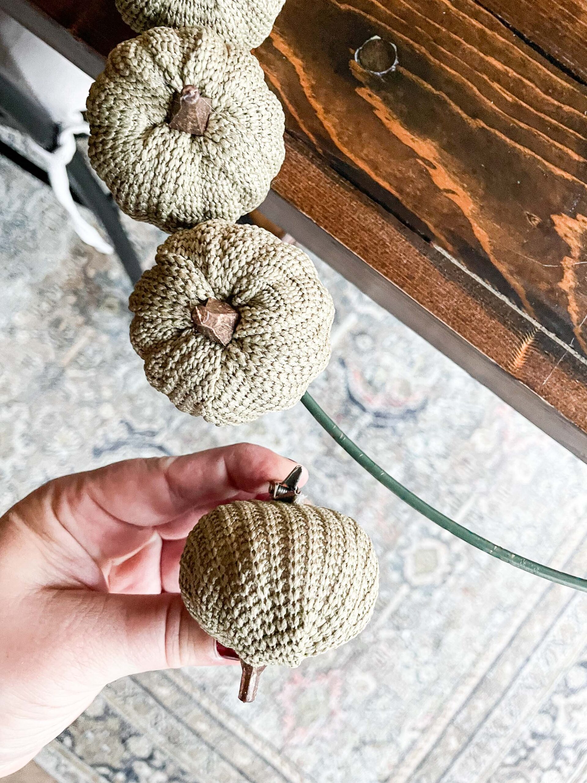 DIY Simple Fall Pumpkin Wreath | Little Glass Jar