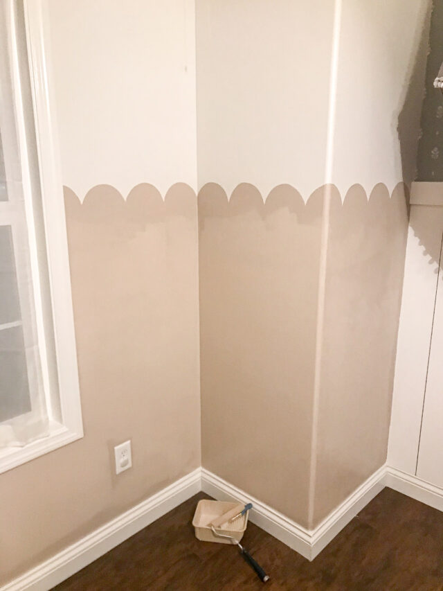 How to Paint a Scalloped Wall | Little Glass Jar
