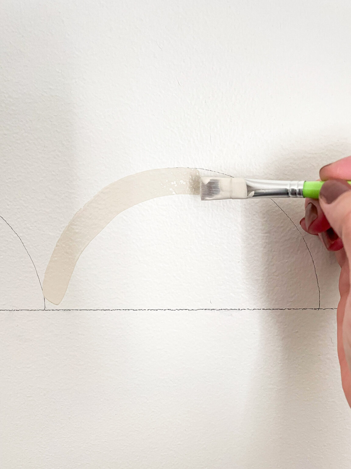 How to Paint a Scalloped Wall | Little Glass Jar